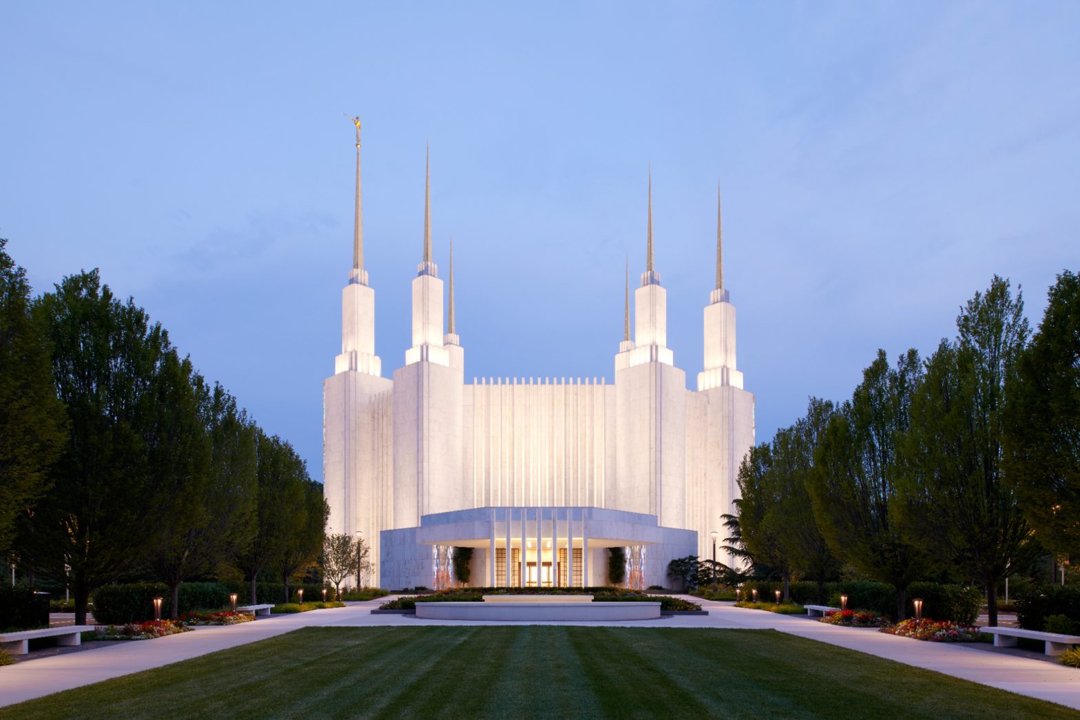 Welcome to the Washington D.C. Temple Visitors' Center